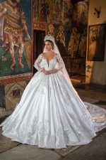 Bestsellers — Frida Xhoi & Xhei